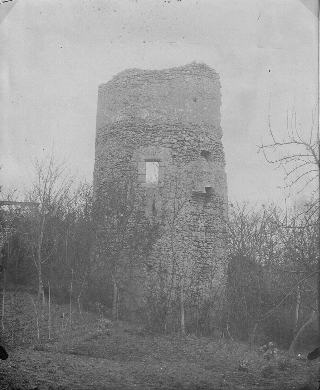 tour du lauzet - Commune de Creuzier le Vieux